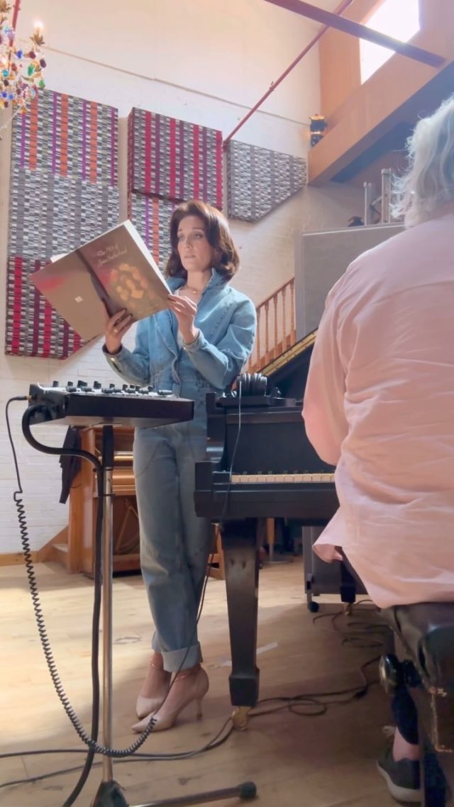 Carly Paoli – Official Website for Carly Paoli